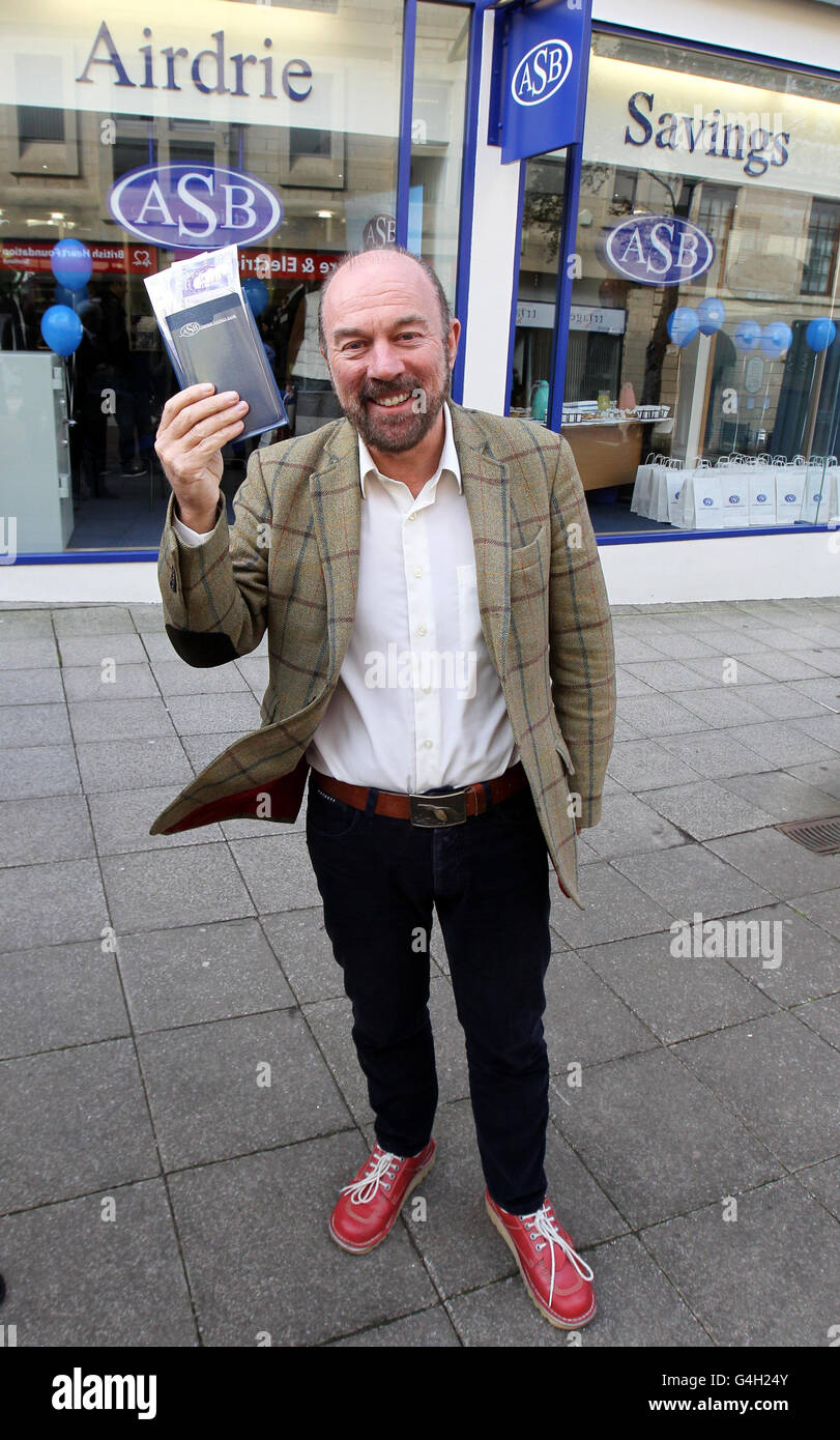 Sir brian souter hi-res stock photography and images - Alamy