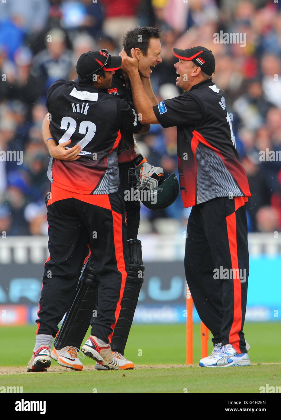 Leicestershire Foxes' Will Jefferson celebrates winning the sudden ...