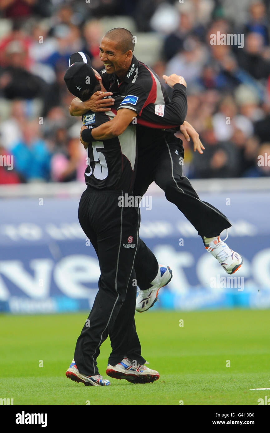 Somersets alfonso thomas celebrates reaching the final hi-res stock ...