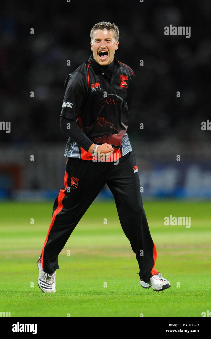 Cricket friends life t20 final leicestershire foxes somerset edgbaston ...