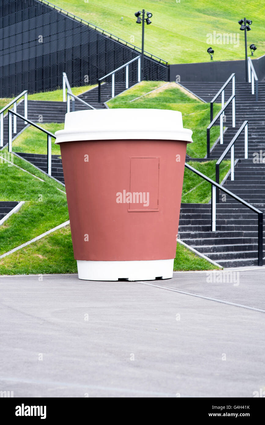 Coffee shop in a shape of coffee cup Stock Photo - Alamy