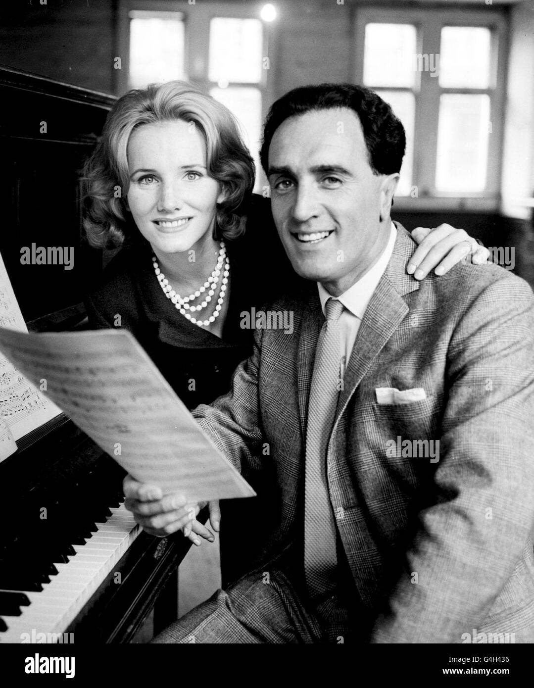 John hanson singer hi-res stock photography and images - Alamy