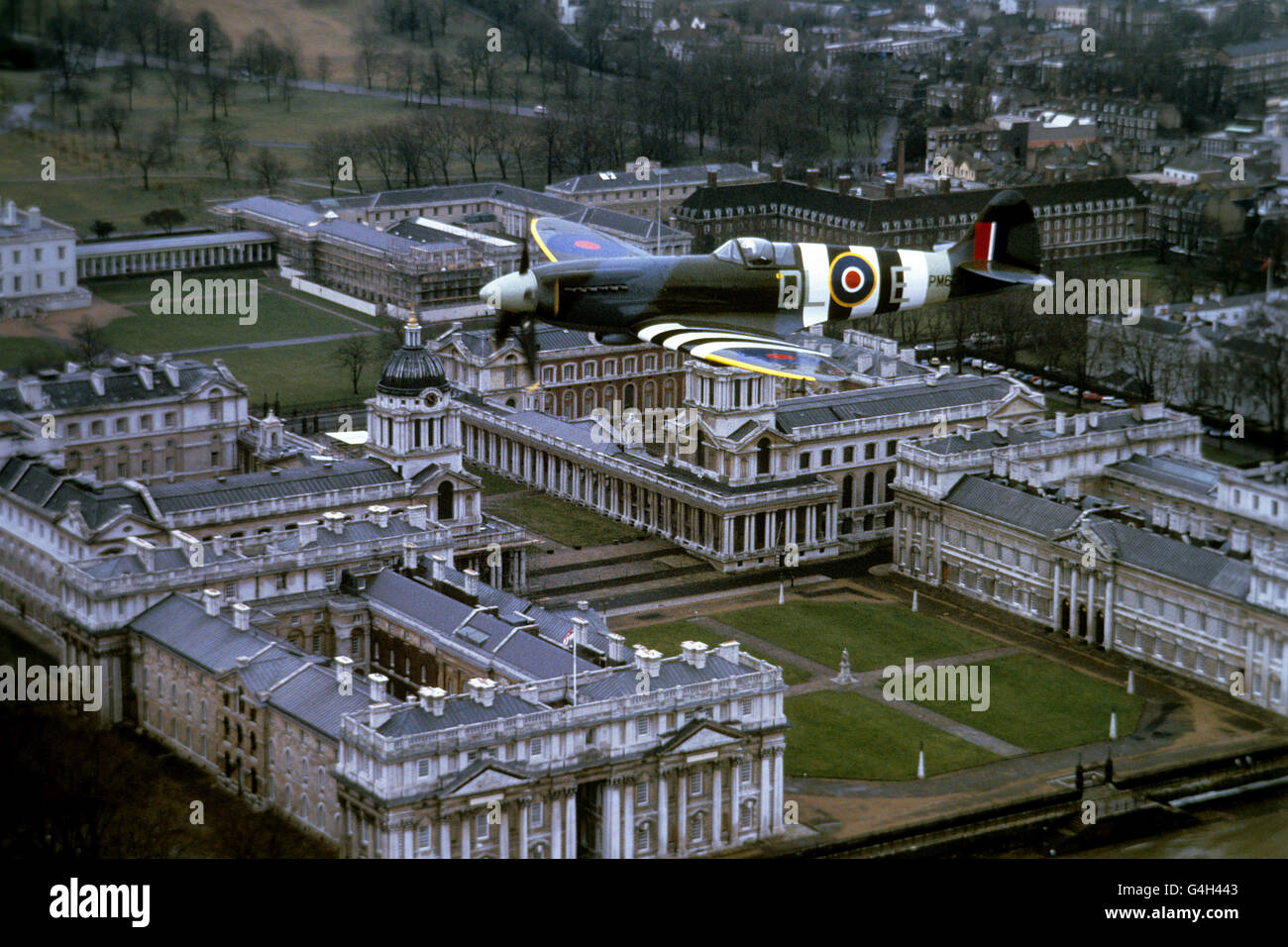 Ww2 raf spitfire hi-res stock photography and images - Alamy