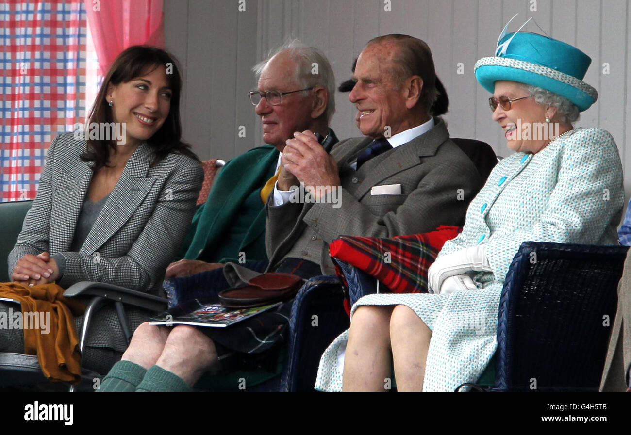 Queen elizabeth first dancing hi-res stock photography and images - Alamy
