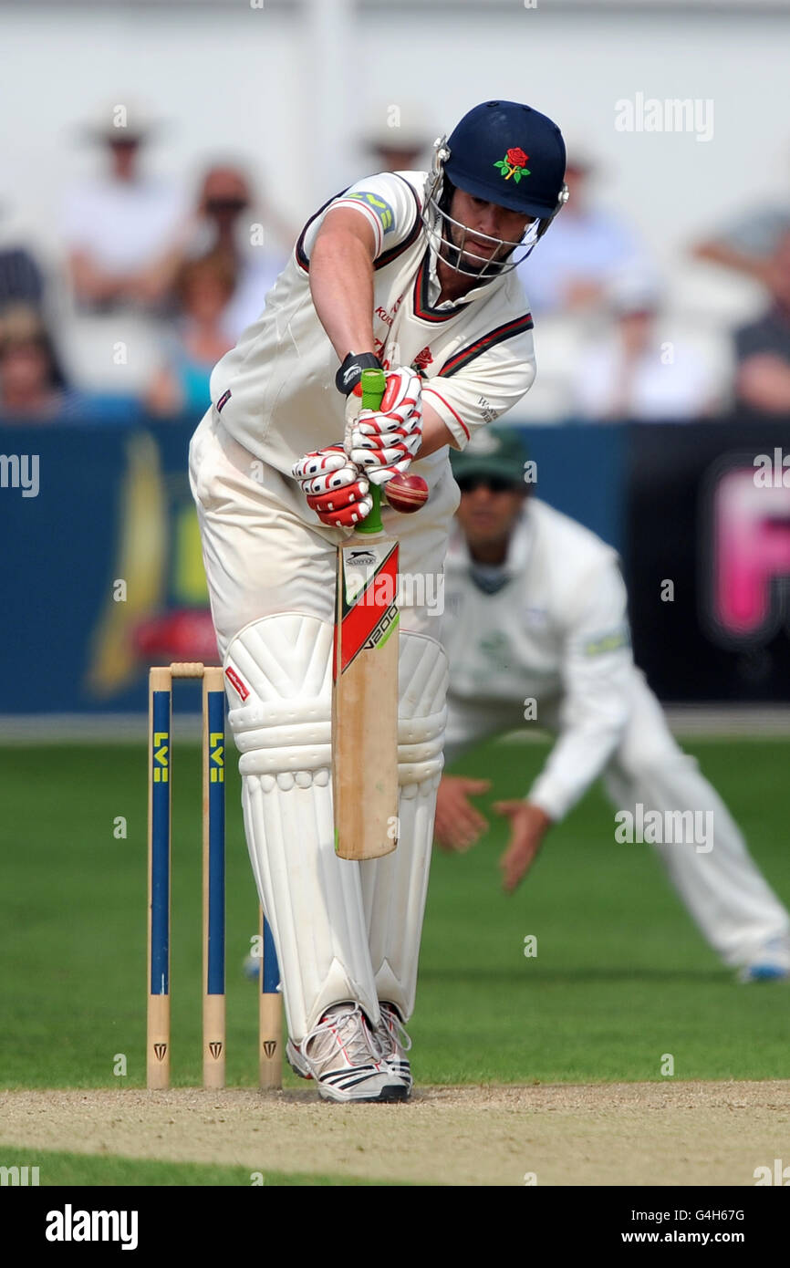 Liverpool victoria 2 1 full length hi-res stock photography and images ...