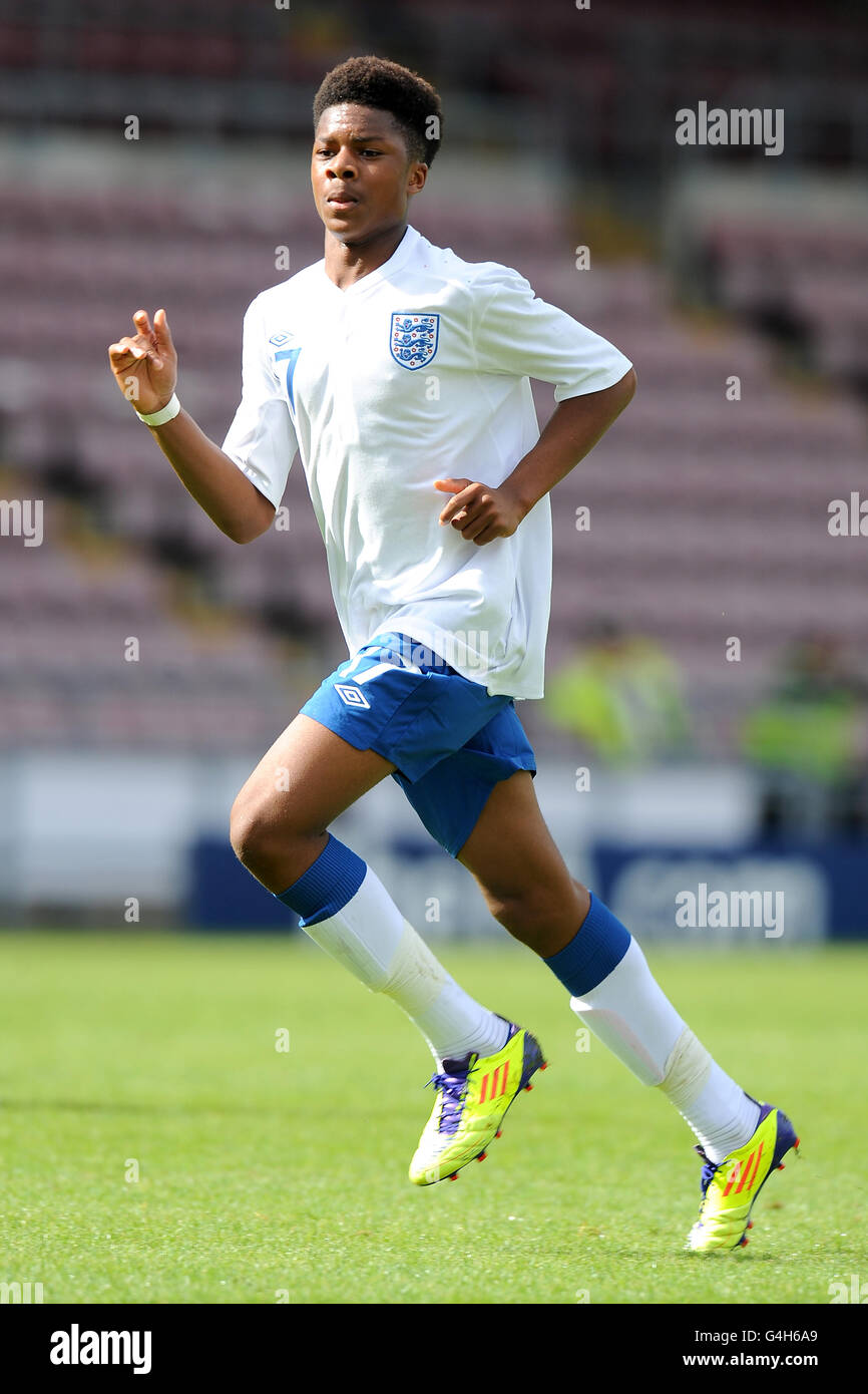 Chuba akpom england international hi-res stock photography and images ...