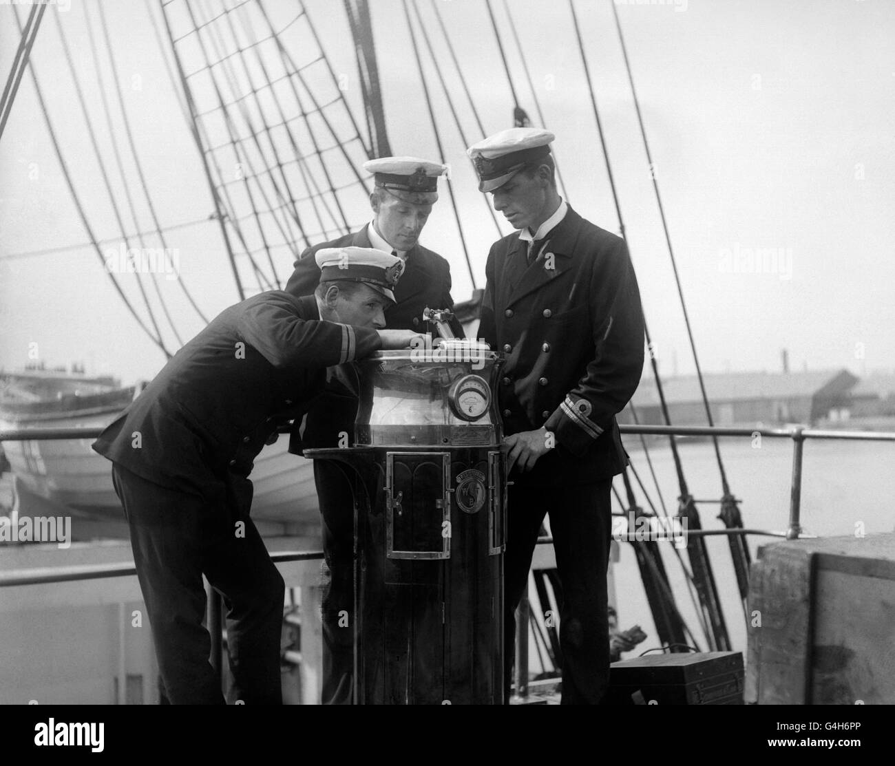 Captain harry Black and White Stock Photos & Images - Alamy