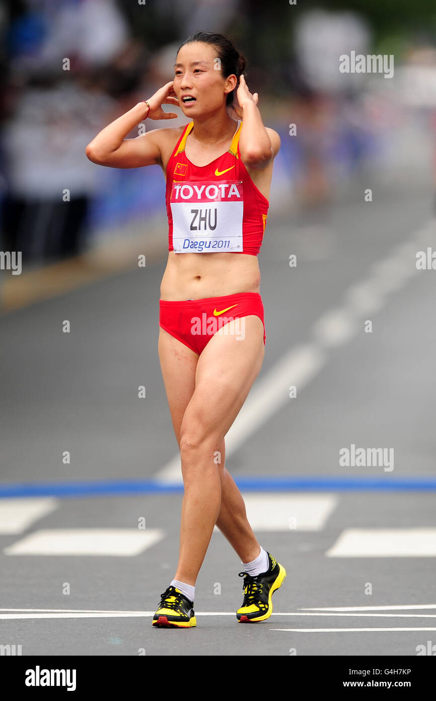 Chinas xiaolin zhu after the womens marathon hi-res stock photography and images - Alamy