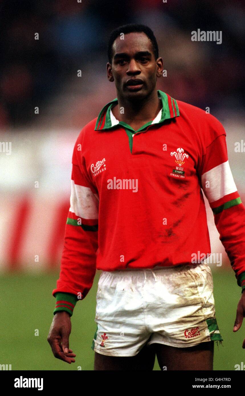 Nigel walker wales rugby hi-res stock photography and images - Alamy