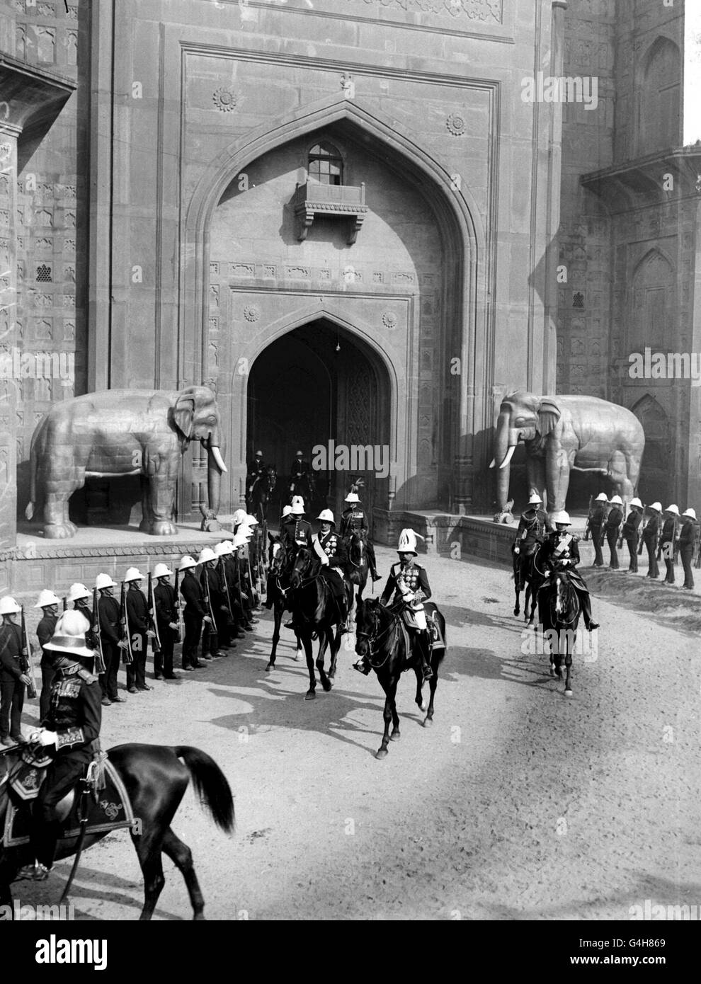 Mughal army High Resolution Stock Photography and Images - Alamy