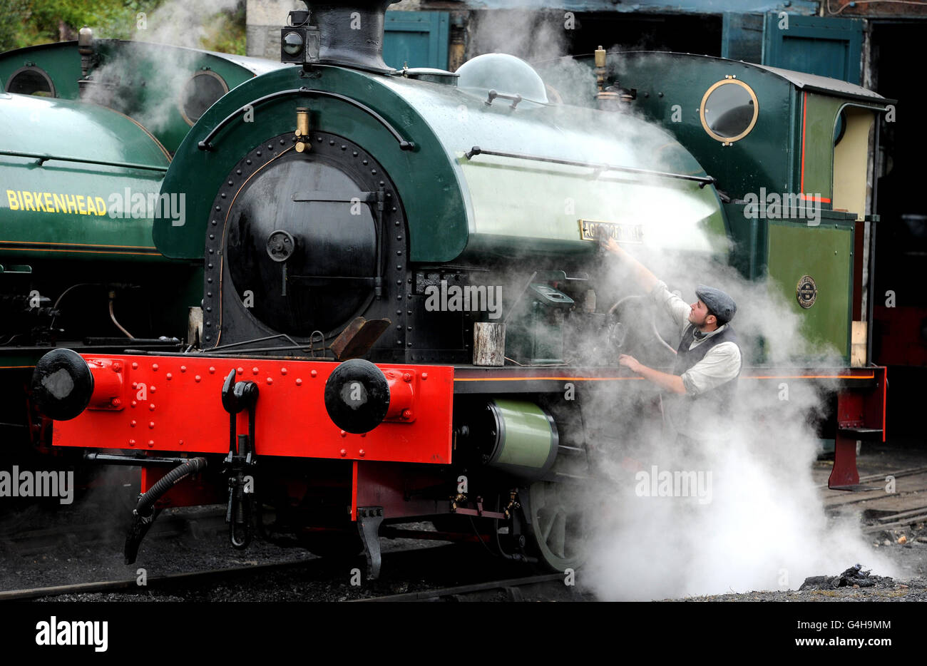 Two classic newcastle built steam locomotives hi-res stock photography ...