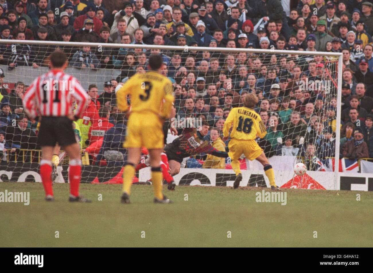 Jurgen klinsmann goal hi-res stock photography and images - Alamy