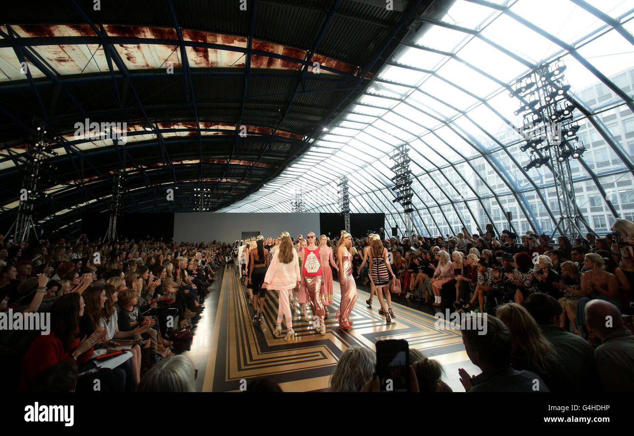 Unique Catwalk - London Fashion Week Stock Photo - Alamy