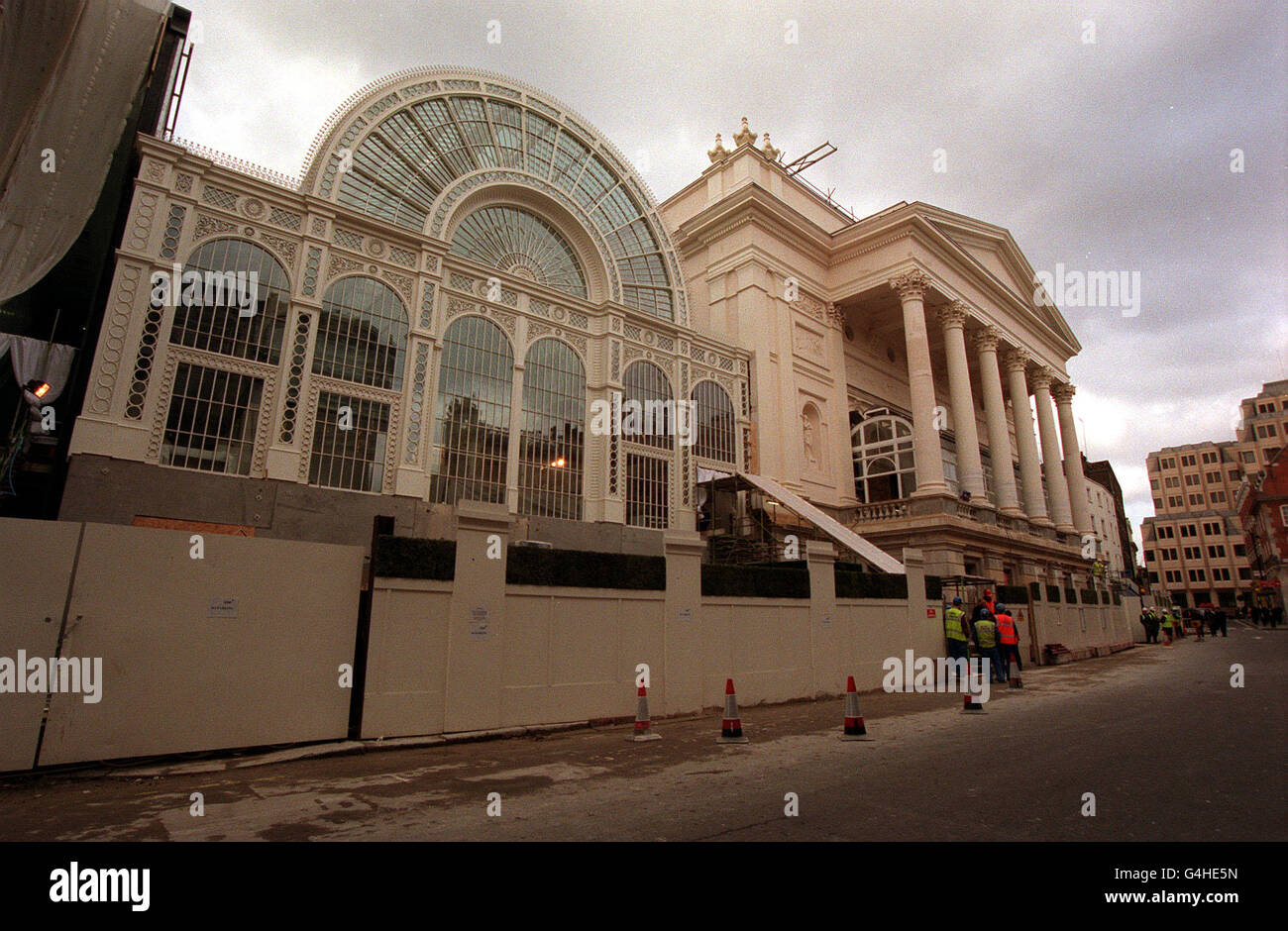 Royal Opera House/exterior Stock Photo - Alamy