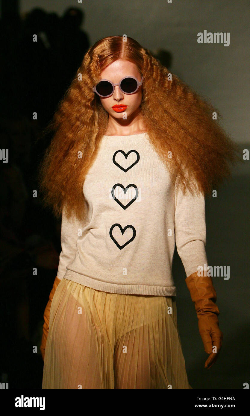 Uk fashion model hi-res stock photography and images - Alamy