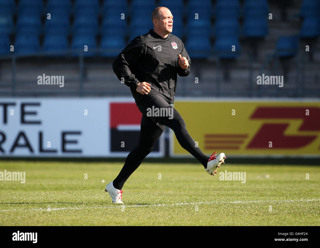 Englands mike tindall during a training session at carisbrook stadium ...