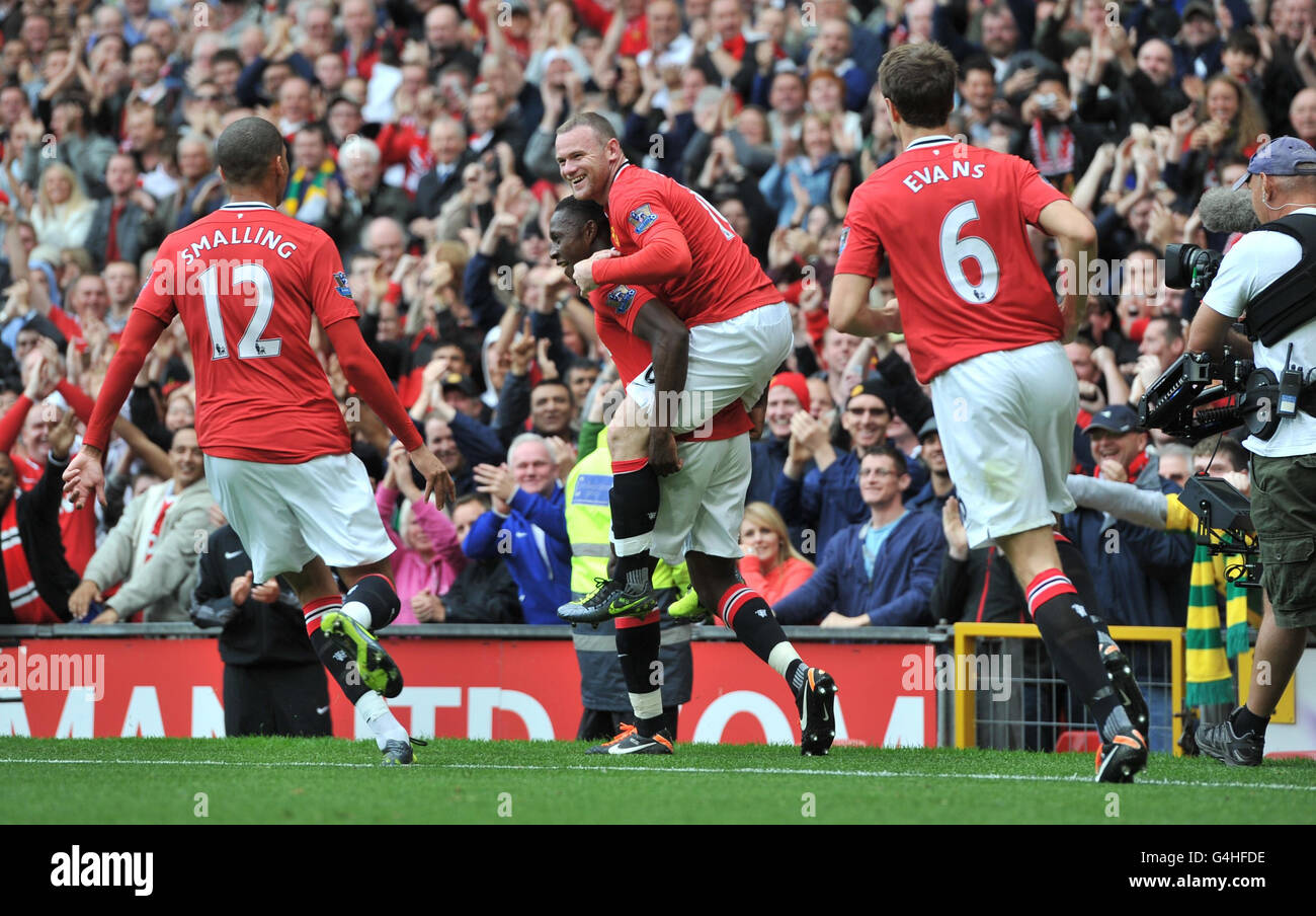 Danny welbeck and chris smalling hi-res stock photography and images ...
