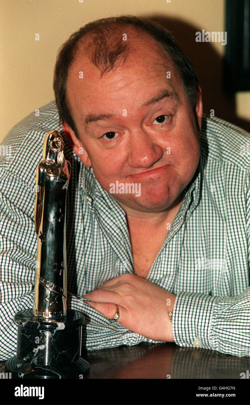 One presenters 1998 european film awards hi-res stock photography and ...