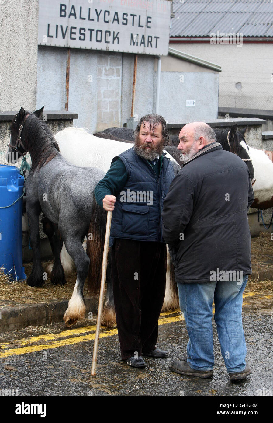 Horse traders at the ould lammas fair in ballycastle hi-res stock ...