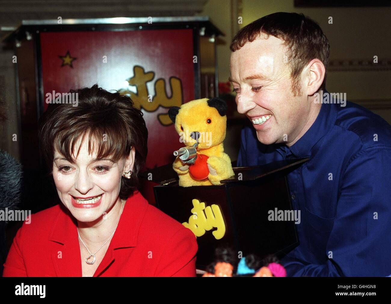As sooty presenter richard cadell looks on hi-res stock photography and ...