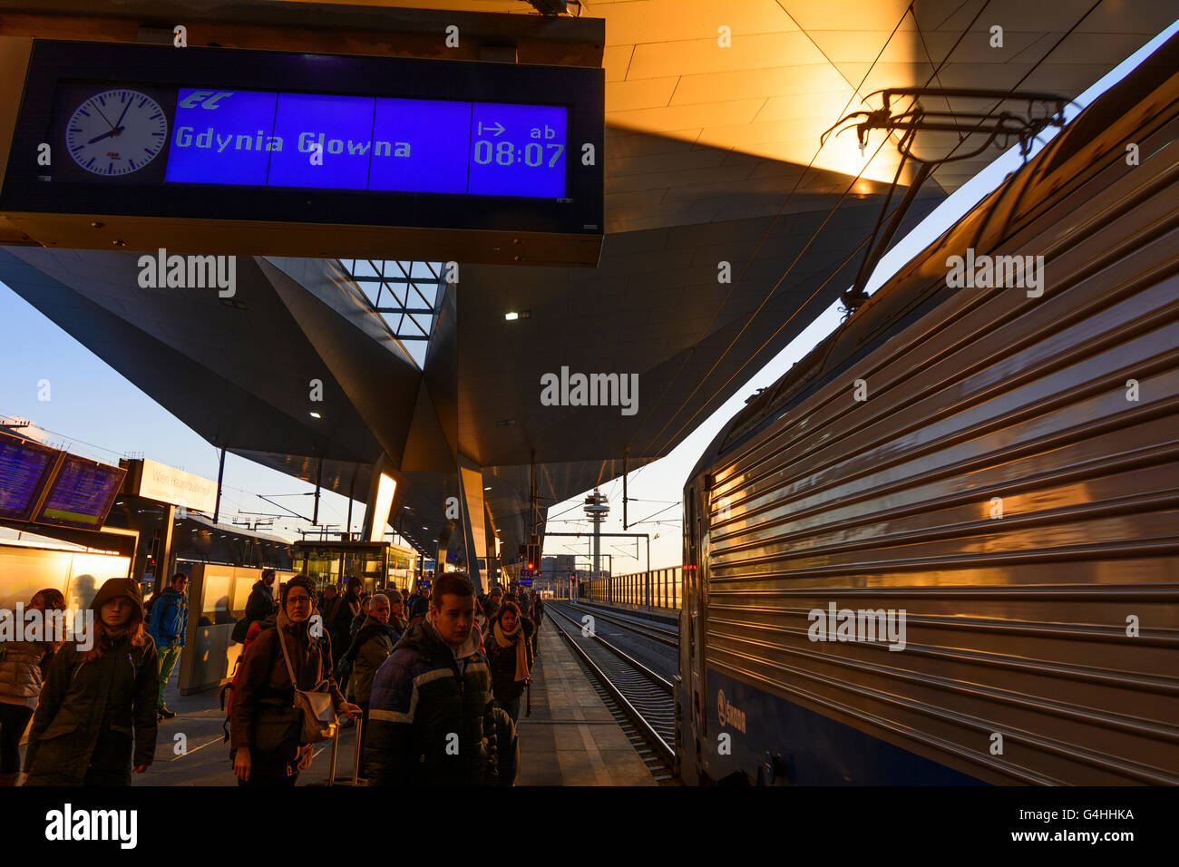 Station Wien Hauptbahnhof Vienna Central Station ÖBB : retracting train, Austria, Wien, 11 ...
