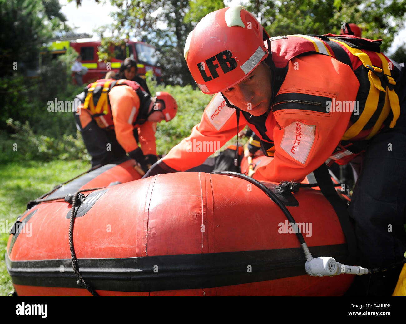 London Fire Brigade river rescue exercise Stock Photo - Alamy