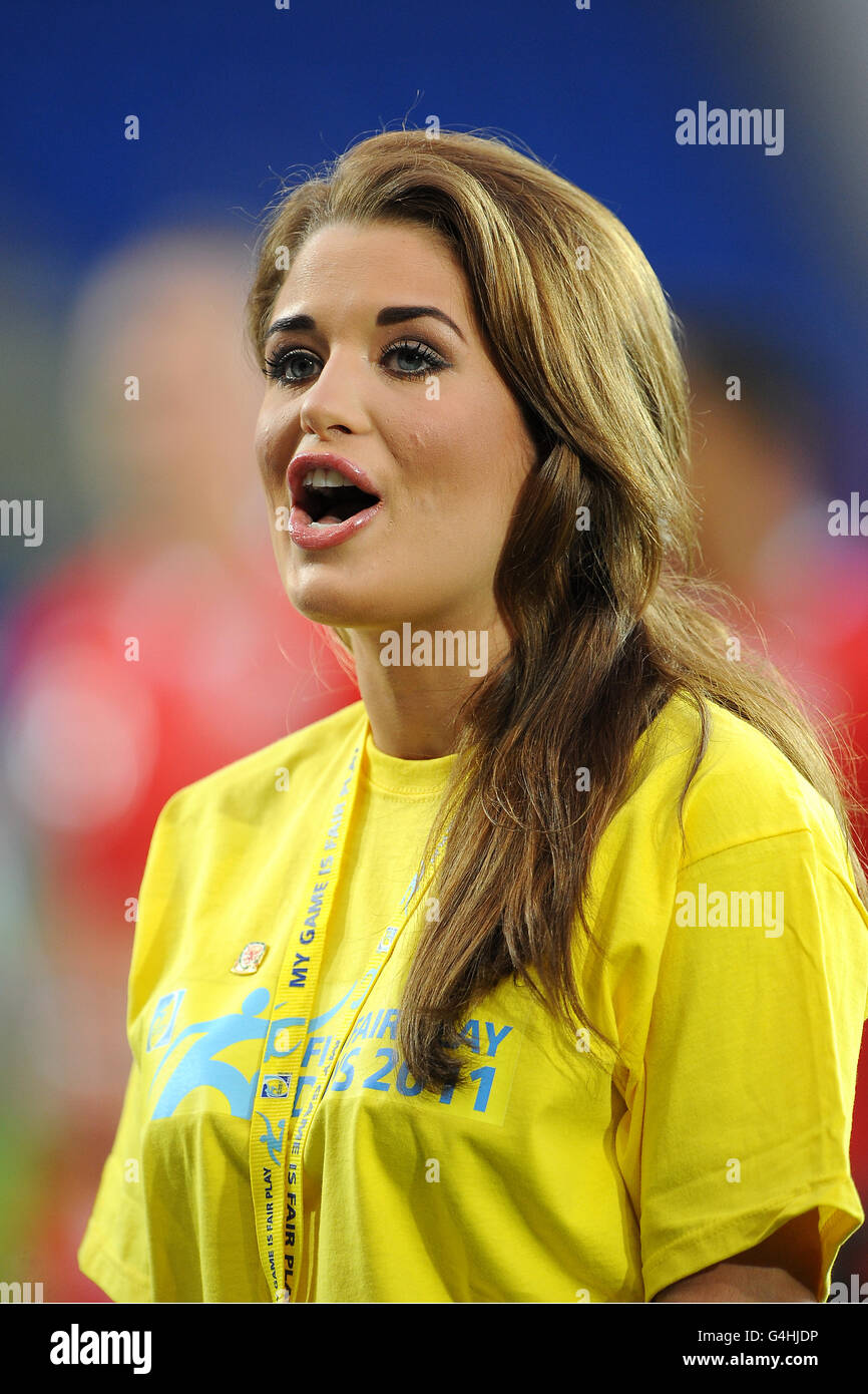 Miss wales courtenay hamilton sings the national anthem hi-res stock ...