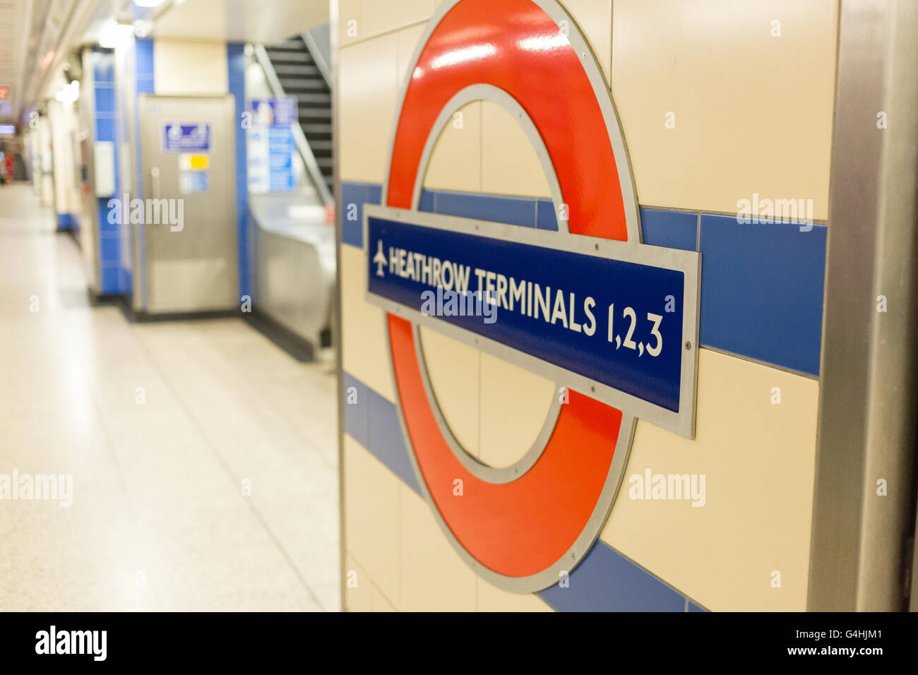 Heathrow Terminals 1,2,3 TFL underground platform Stock Photo - Alamy