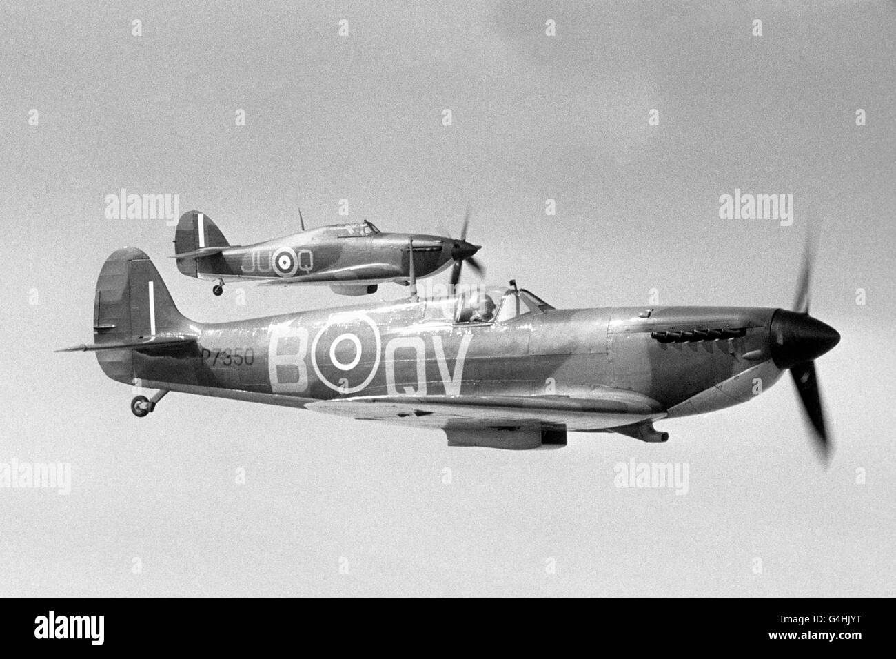 Battle of britain spitfire hi-res stock photography and images - Alamy