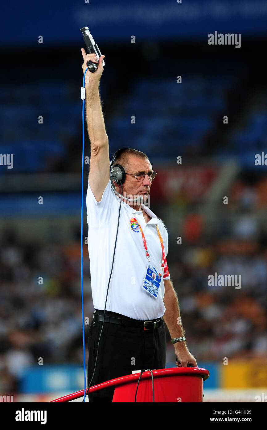 Athletics pistol begin hi-res stock photography and images - Alamy