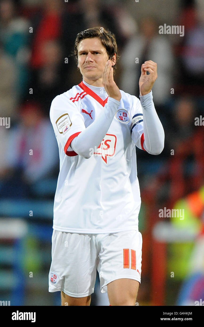 Crystal simpson hi-res stock photography and images - Alamy