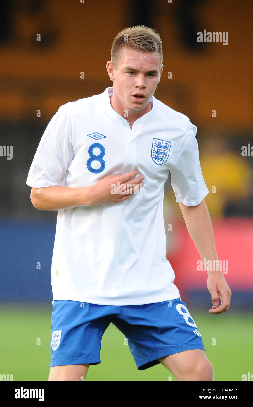 Soccer - Under 17 International Friendly - England v Italy - The Abbey ...