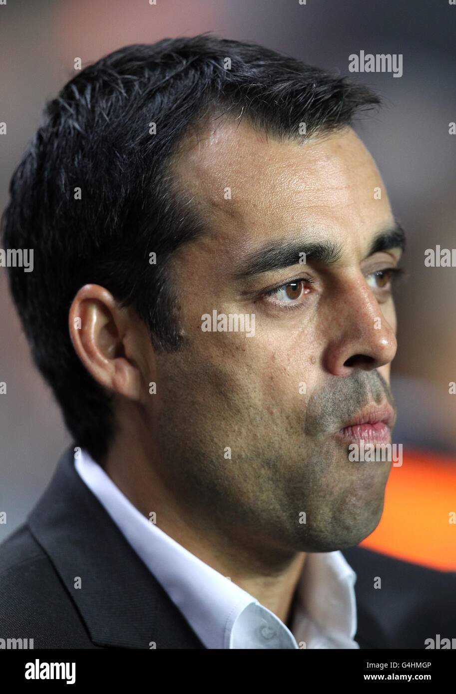 Robin dutt hi-res stock photography and images - Alamy