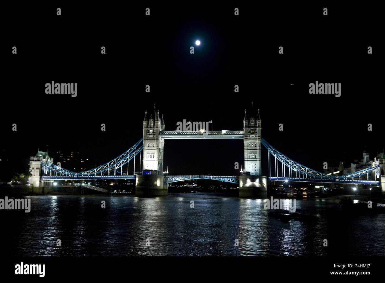 Moon over Tower Bridge Stock Photo - Alamy
