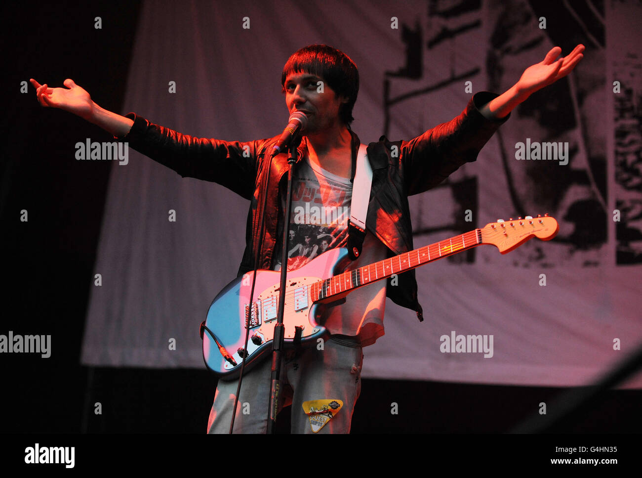 The cribs ryan jarman on stage at kirkstall abbey hi-res stock ...