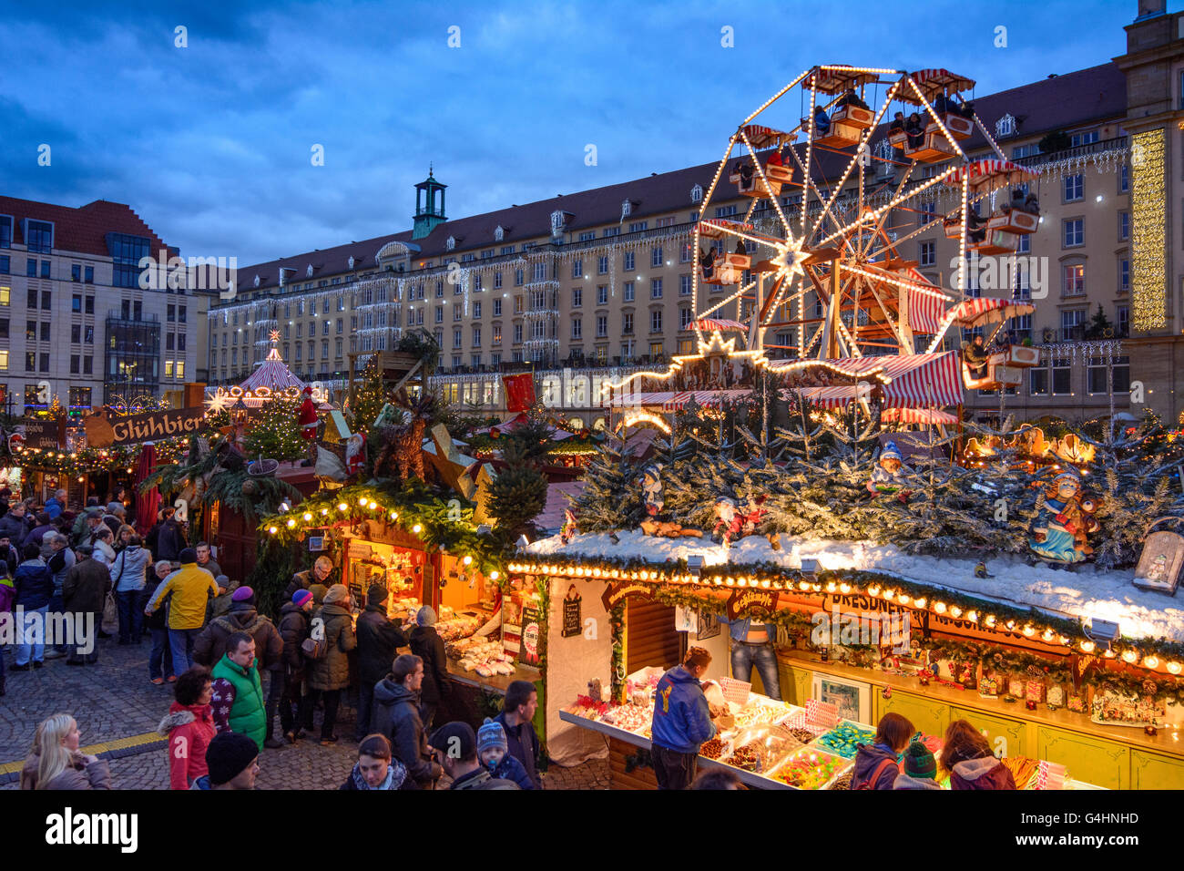 Striezelmarkt (Christmas market) at square Altmarkt, Germany, Sachsen ...