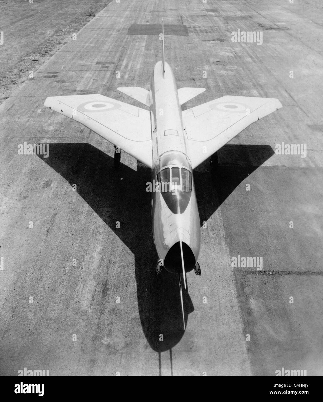 The English Electric "Lightning", the first fully supersonic all ...