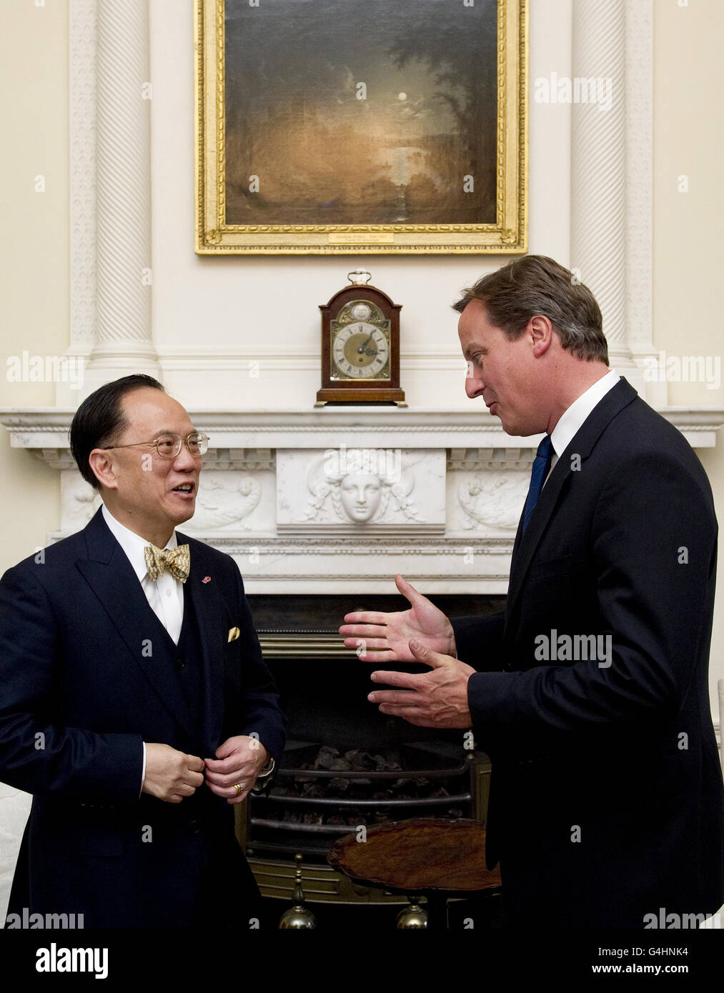 Prime Minister David Cameron (right) meets with Hong Kong Chief ...