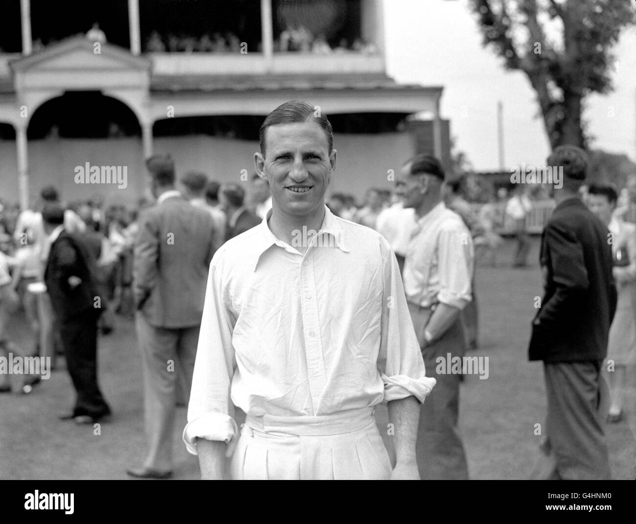 Cricket - Len Hutton Stock Photo - Alamy