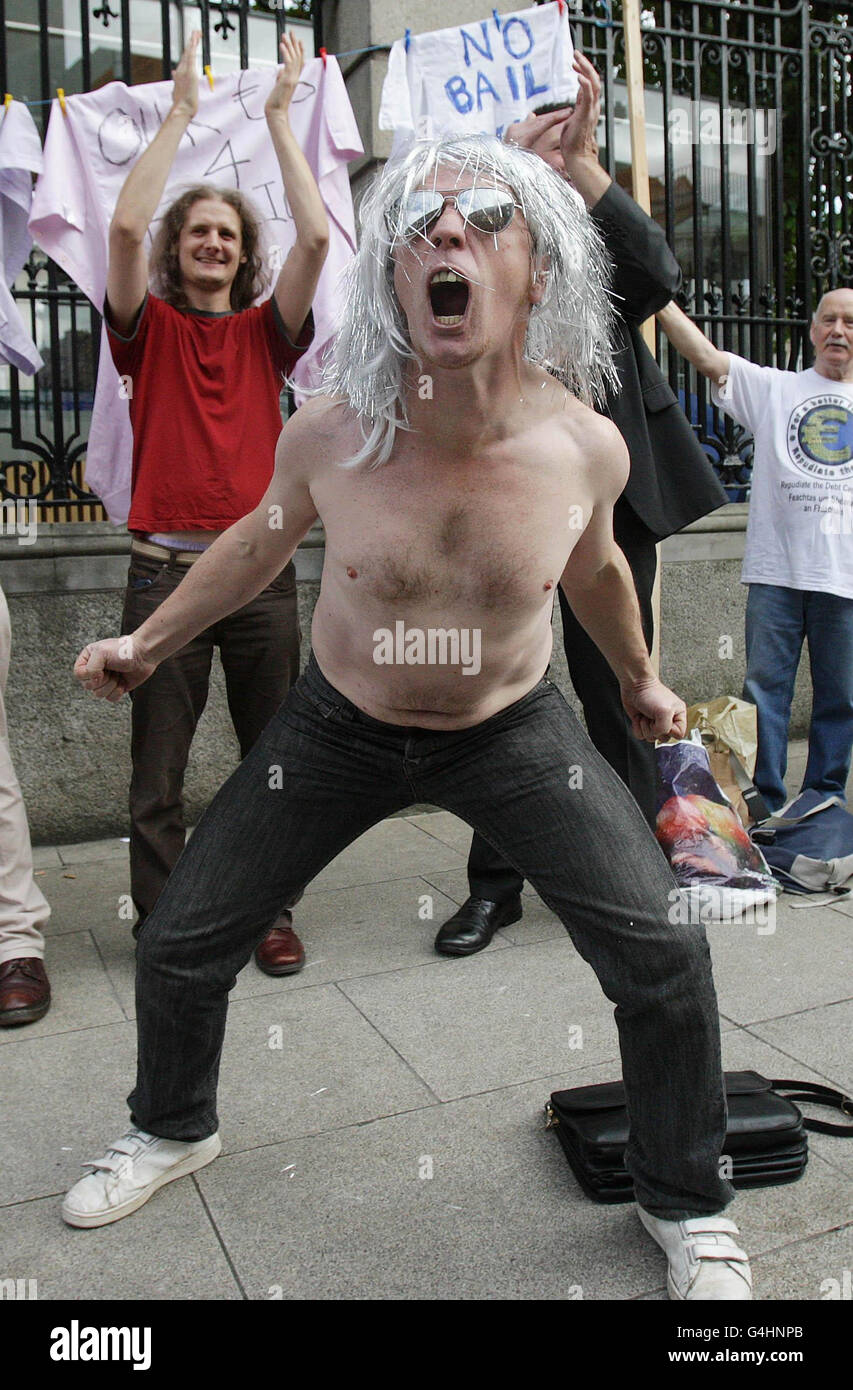 TDs return to the Dail Stock Photo - Alamy