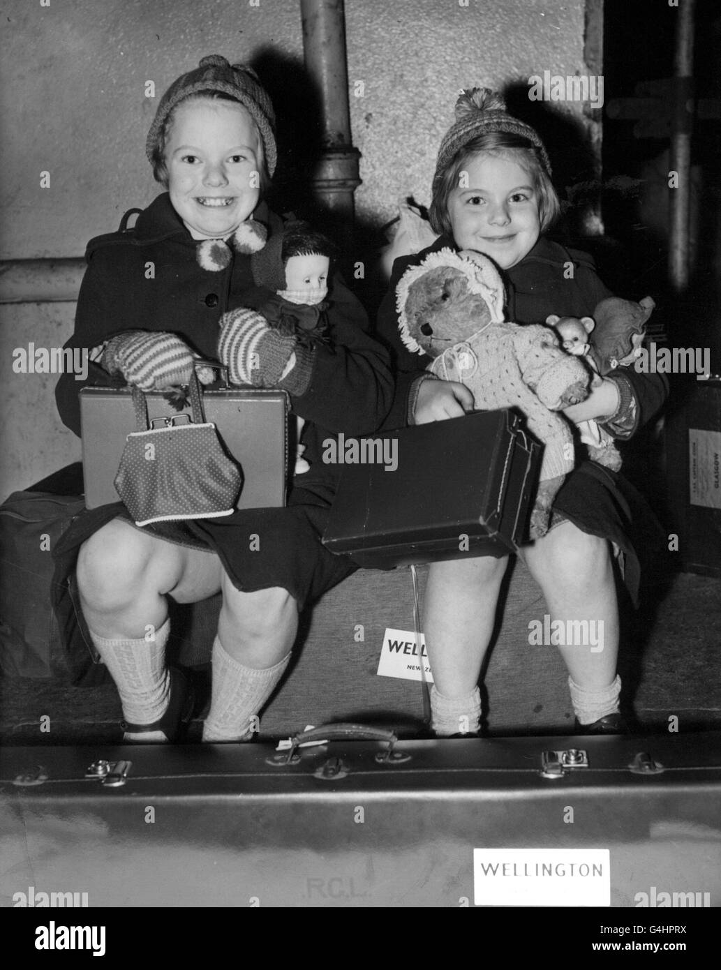 Migrant children Black and White Stock Photos & Images - Alamy