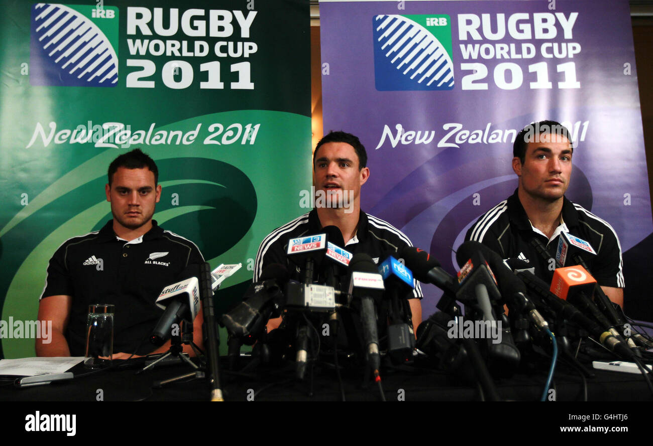 New Zealand (left to right) Israel Dagg, Dan Carter and Richard Kahui ...
