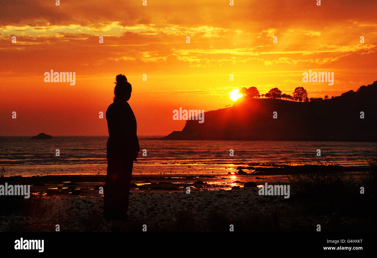 Weather sunrise britainimagescollectionmove hi-res stock photography ...