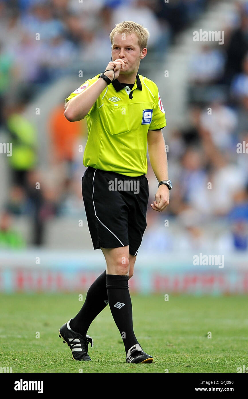 Full length whistle whistles datacoapplies hi-res stock photography and ...