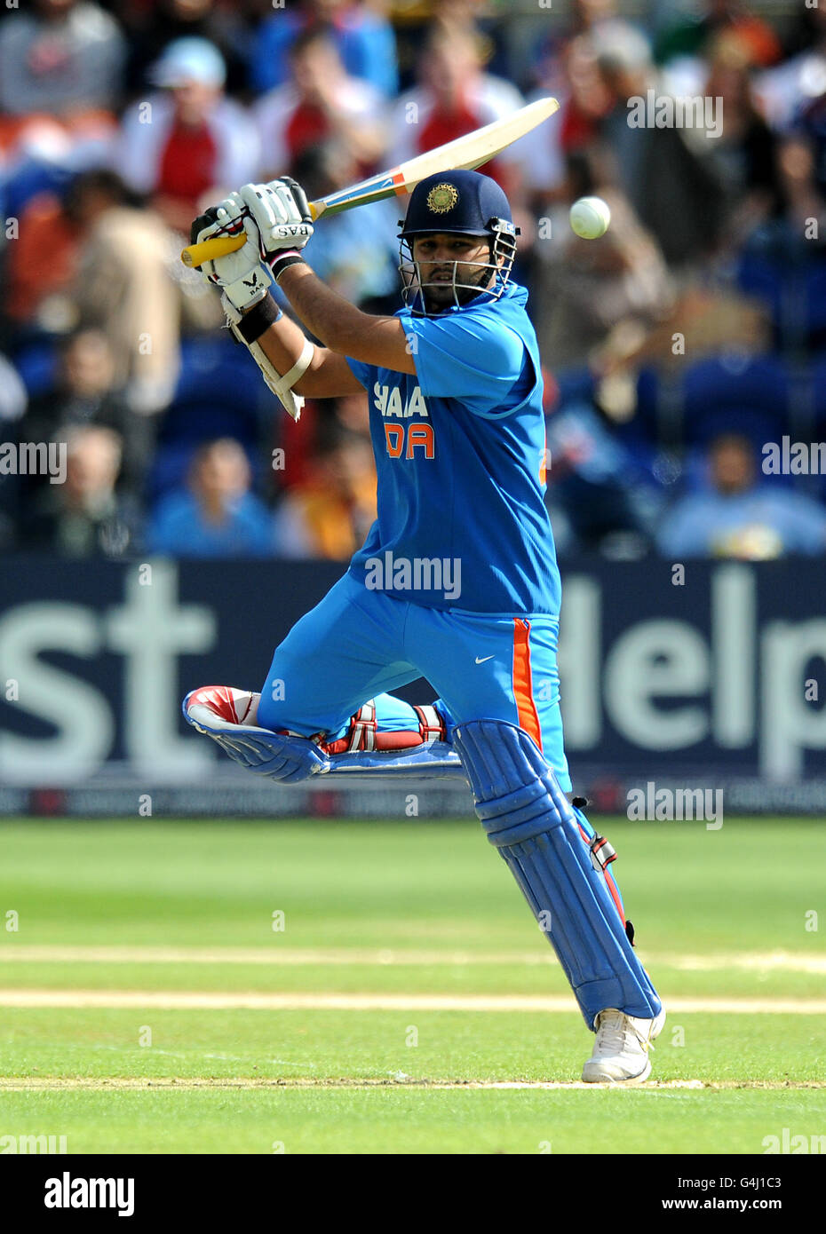 Indias parthiv patel bats hi-res stock photography and images - Alamy