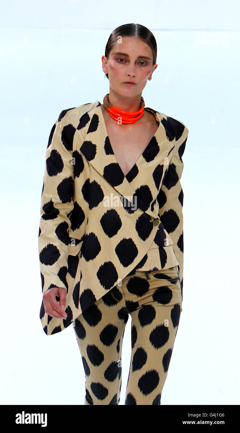 Sass and bide model hi-res stock photography and images - Alamy