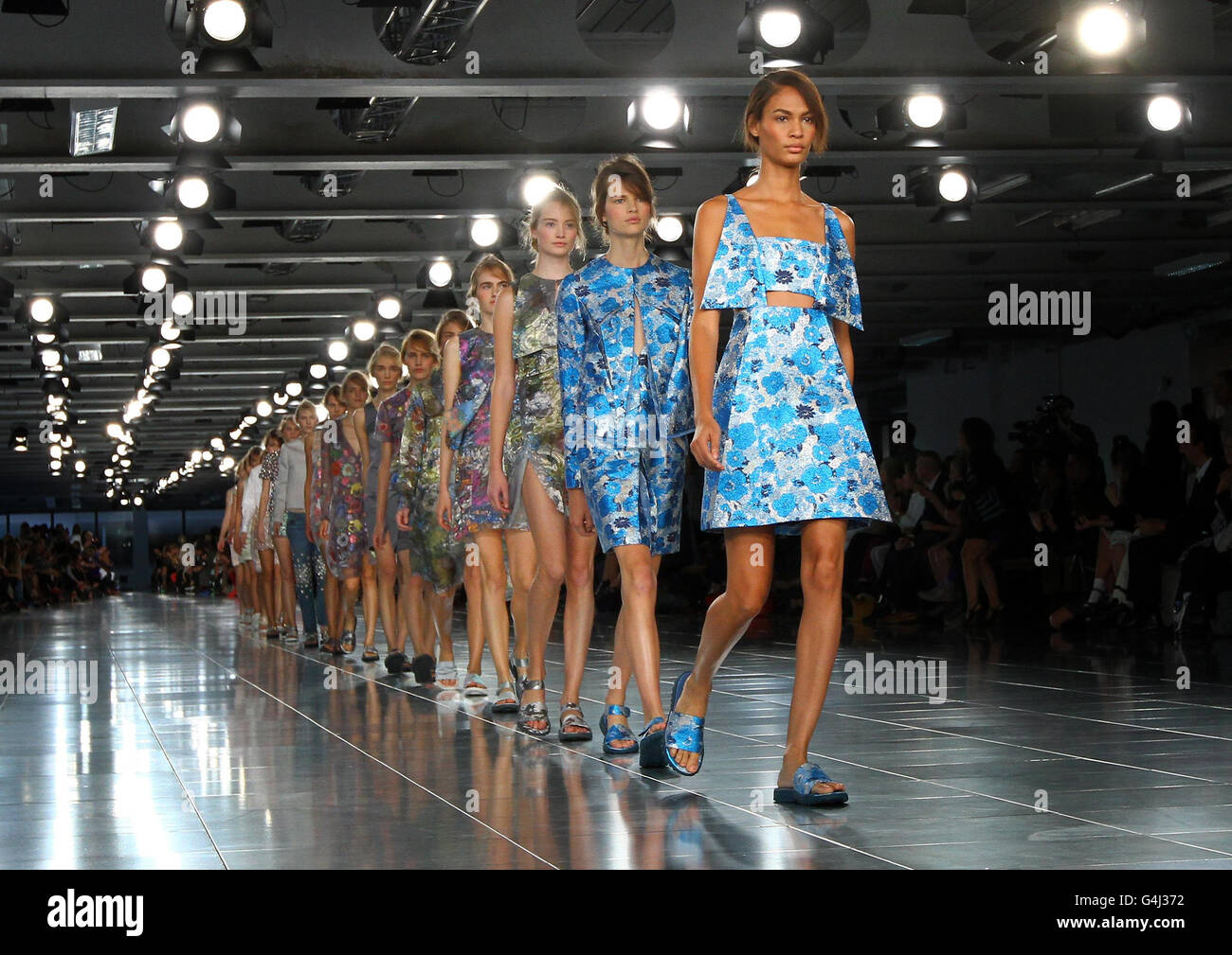Christopher Kane Catwalk - London Fashion Week Stock Photo - Alamy
