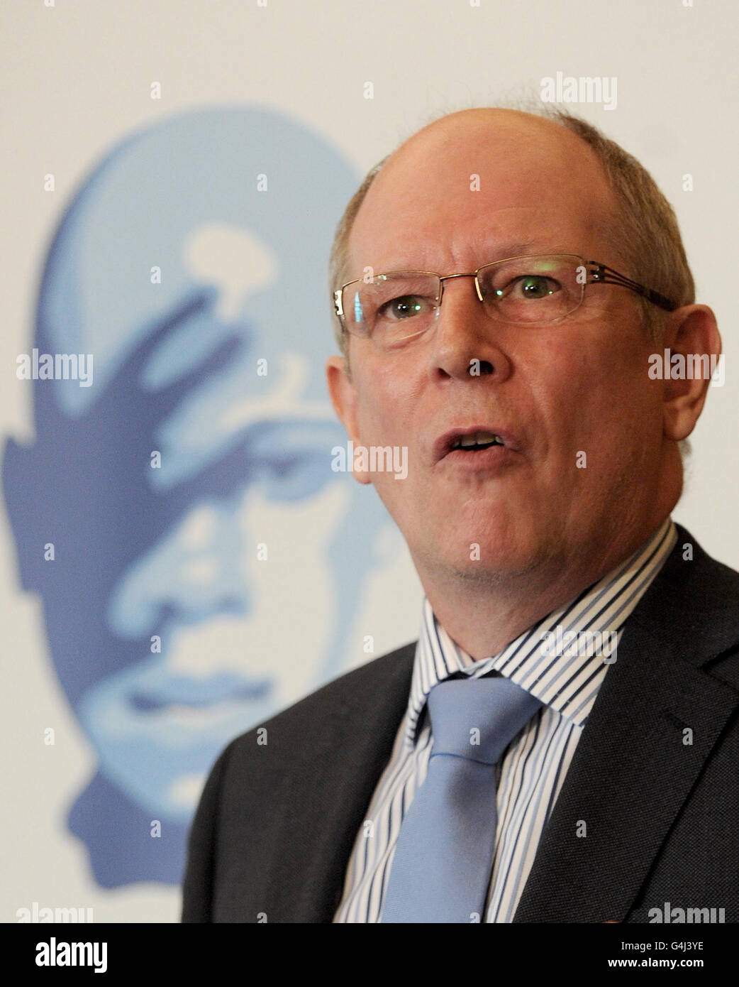 Mr David Dunaway, lead surgeon in the plastic surgery and craniofacial ...