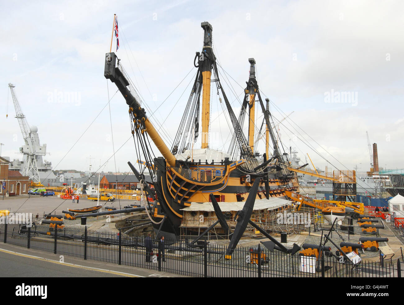 Bow hms victory in portsmouth hi-res stock photography and images - Alamy