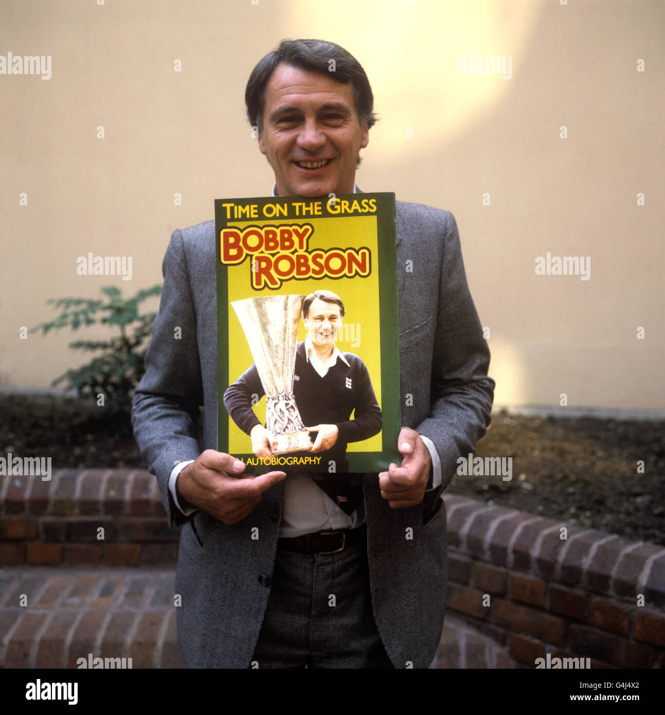Bobby Robson, pictured with his new book 'Time On The Grass', after ...